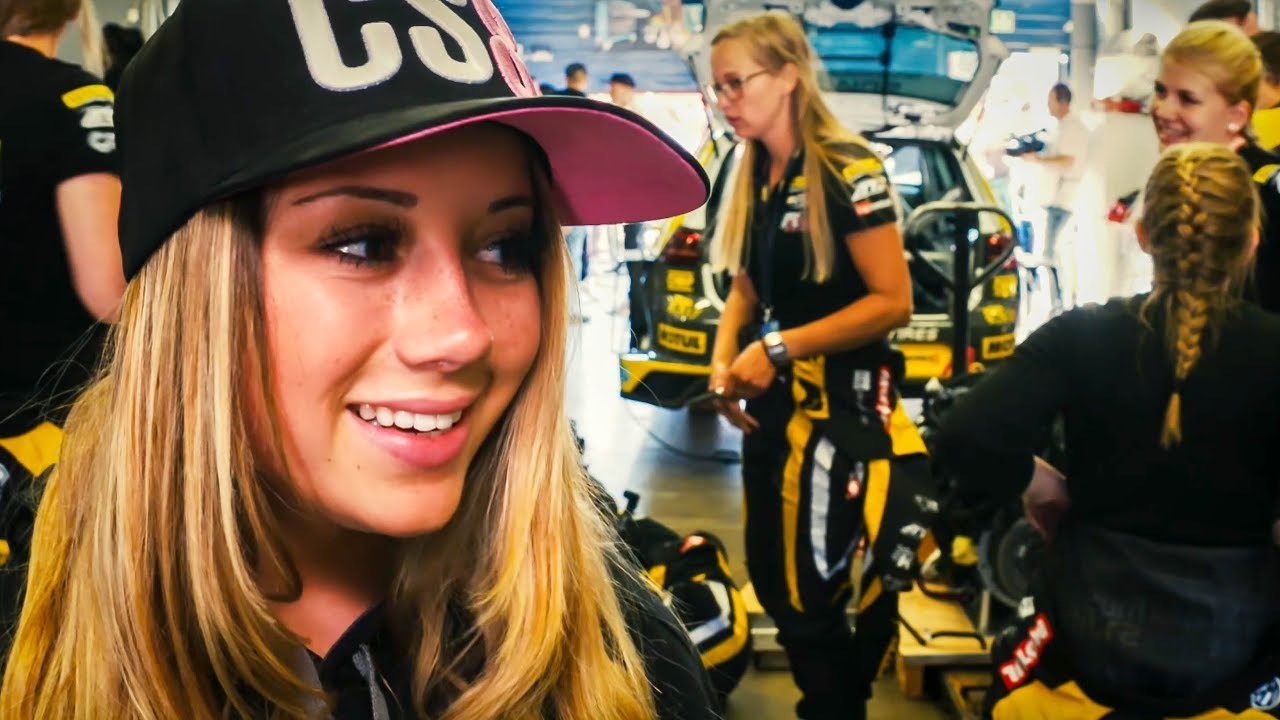 This Racingteam With ONLY GIRLS Raced The 24 Hours Of The Nürburgring ...